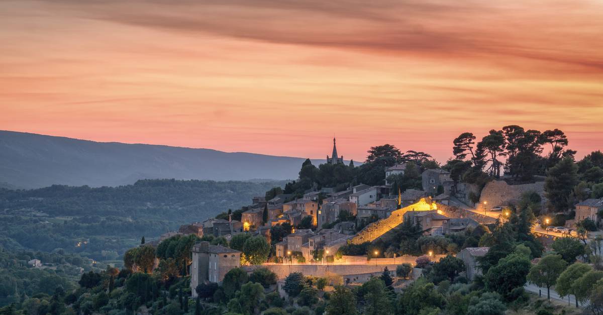 Sur la route des villages perchés du Luberon