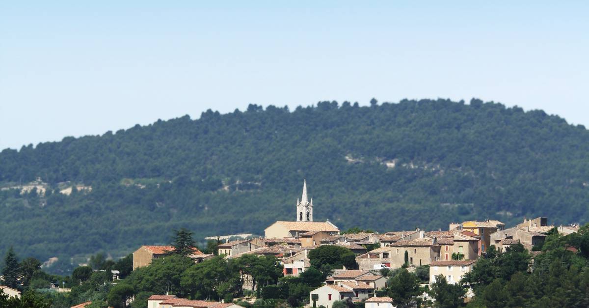 VILLARS | Office de tourisme Pays d'Apt Luberon - Visitez le massif des ...